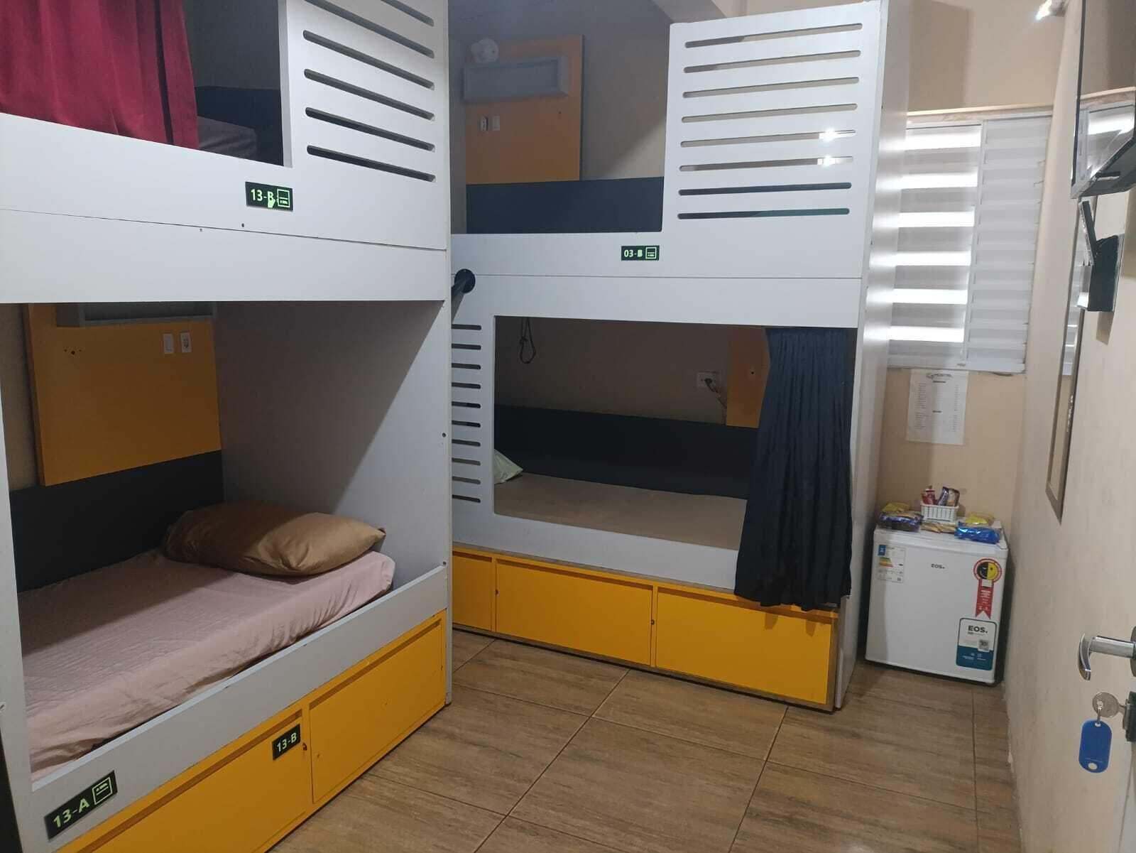 Quarto Quádruplo Familiar | Ferro/tábua de engomar, Wi-fi grátis 