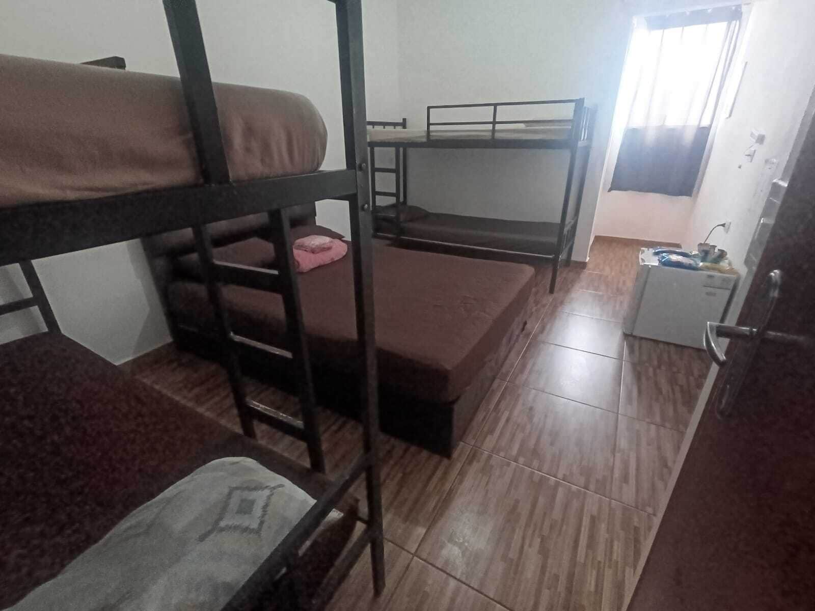 Quarto Familiar, Vista para a cidade | Ferro/tábua de engomar, Wi-fi grátis 