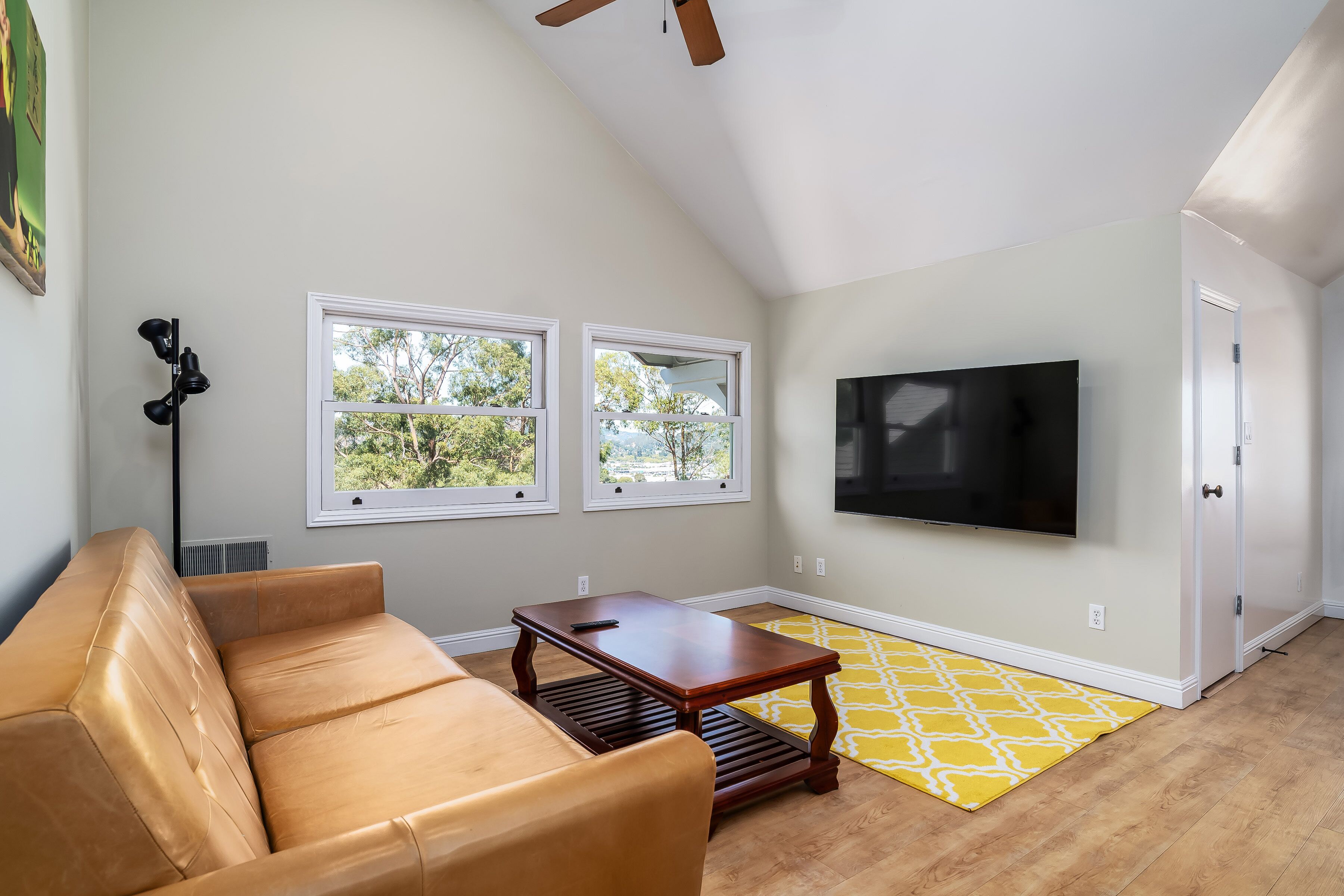 Marin Edwardian Mansion With San Francisco Bay Views 2br - San Anselmo, CA