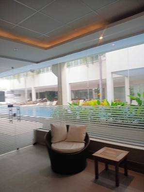 Apartamento Clássico, vista para o jardim | Sala de estar