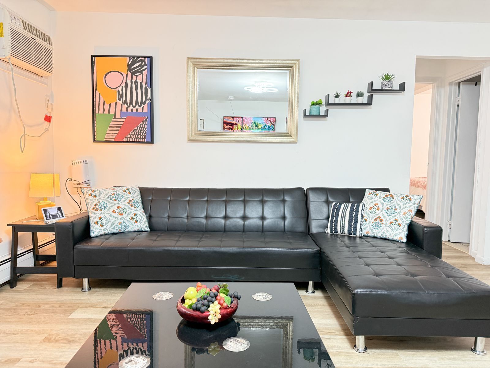 Modern First Floor Apt 25 Min To Nyc+parking - Westchester County, NY