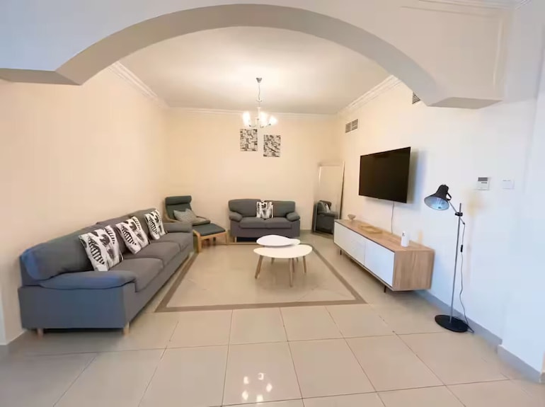 Spacious 3br Apartment With Stunning Lake View - Ajman