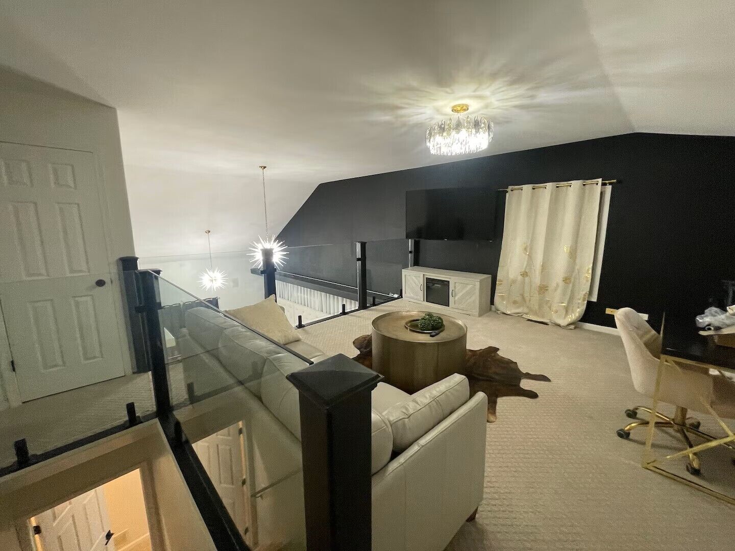 Beach Park Estate: Chef's Kitchen, Nature, Fitness Room, Naval Base, Beach, Lake - Waukegan