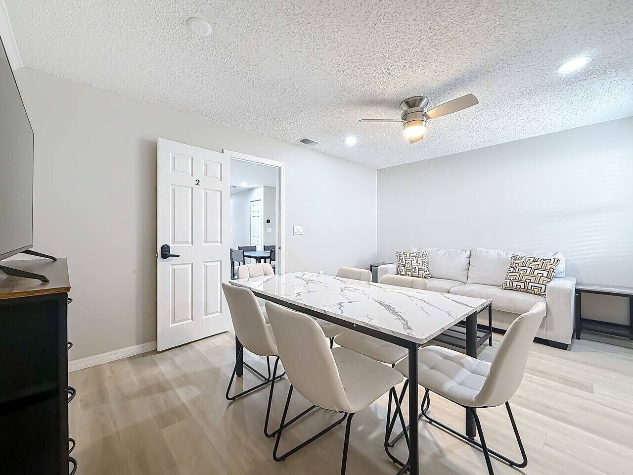 Spacious 7br Largo Home With Hot Tub - Pinellas Park, FL