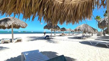 Vista para praia/oceano