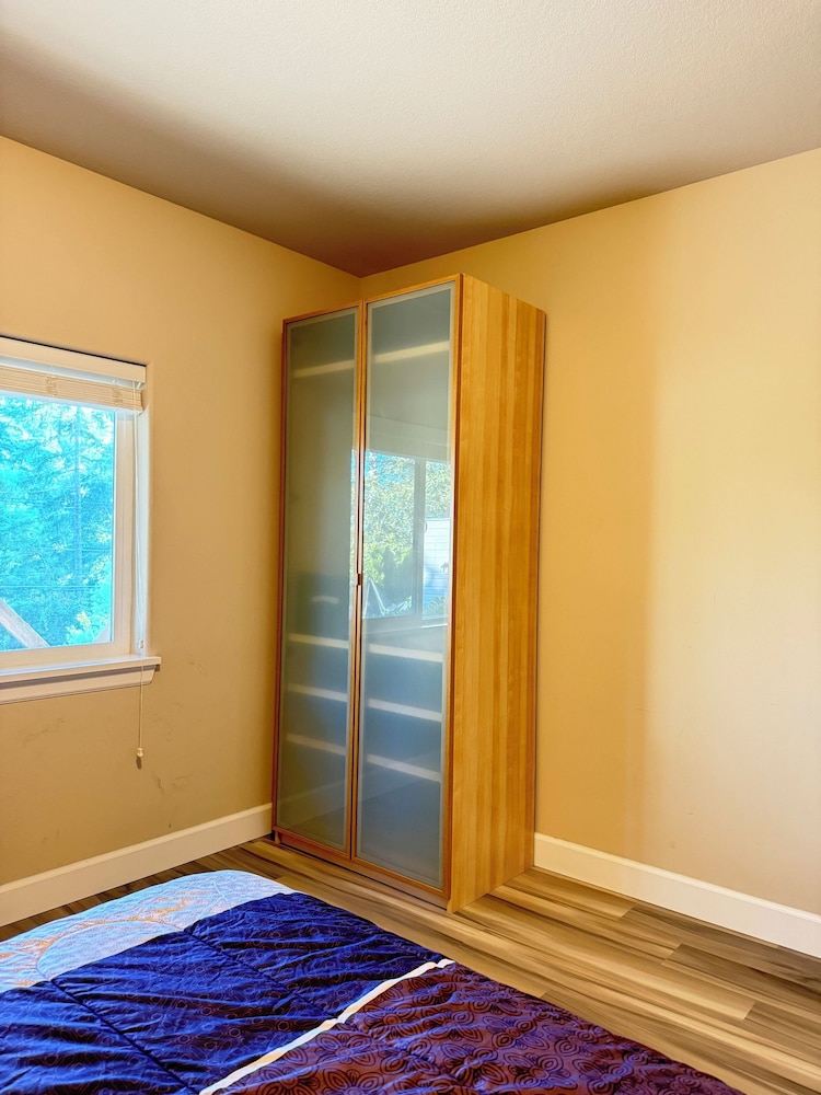 2 Beds / 1 bath upgraded modern lower level home in NW Portland - Bonny ...