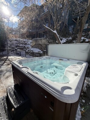 2b/2b Blue Church Lodge - Old Town Views above Main Street / Pray for ...