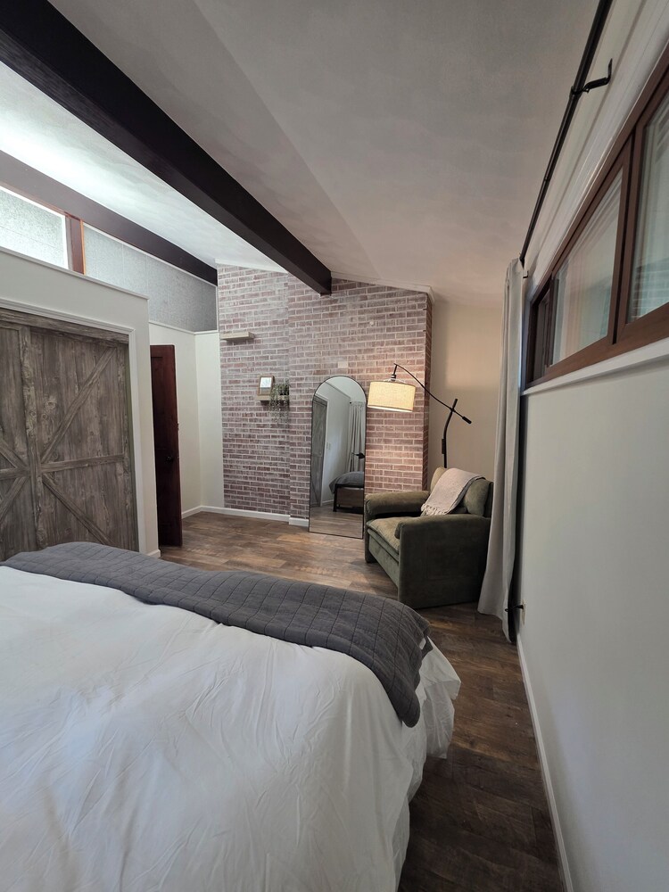 30+ Day Stay - Trailside 2-Bedroom Cabin at Singing Woods Avis, Prix ...