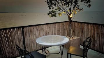 Quarto Duplo Deluxe, varanda, vista para o rio | Wi-fi grátis