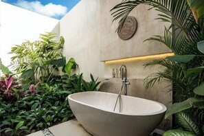 Villa Golden Lion by BaliSuperHost, Ubud: Hotel Reviews, Rooms & Prices ...