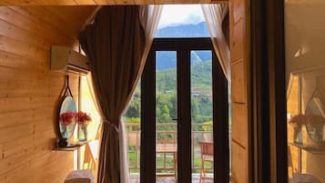 Bangalô família, sacada, vista para a montanha | Roupas de cama premium, Wi-Fi de cortesia, roupa de cama