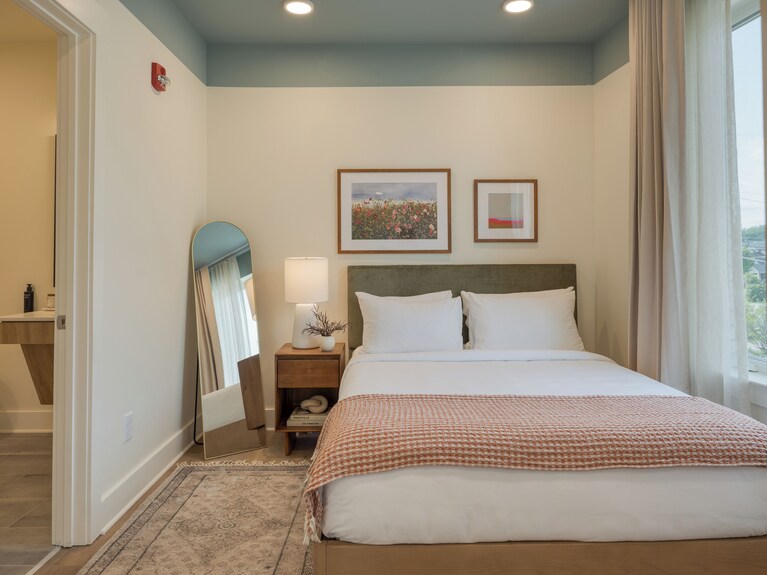 12 South Stay | 1br Accessible Suite At Gilmore - Nashville, TN
