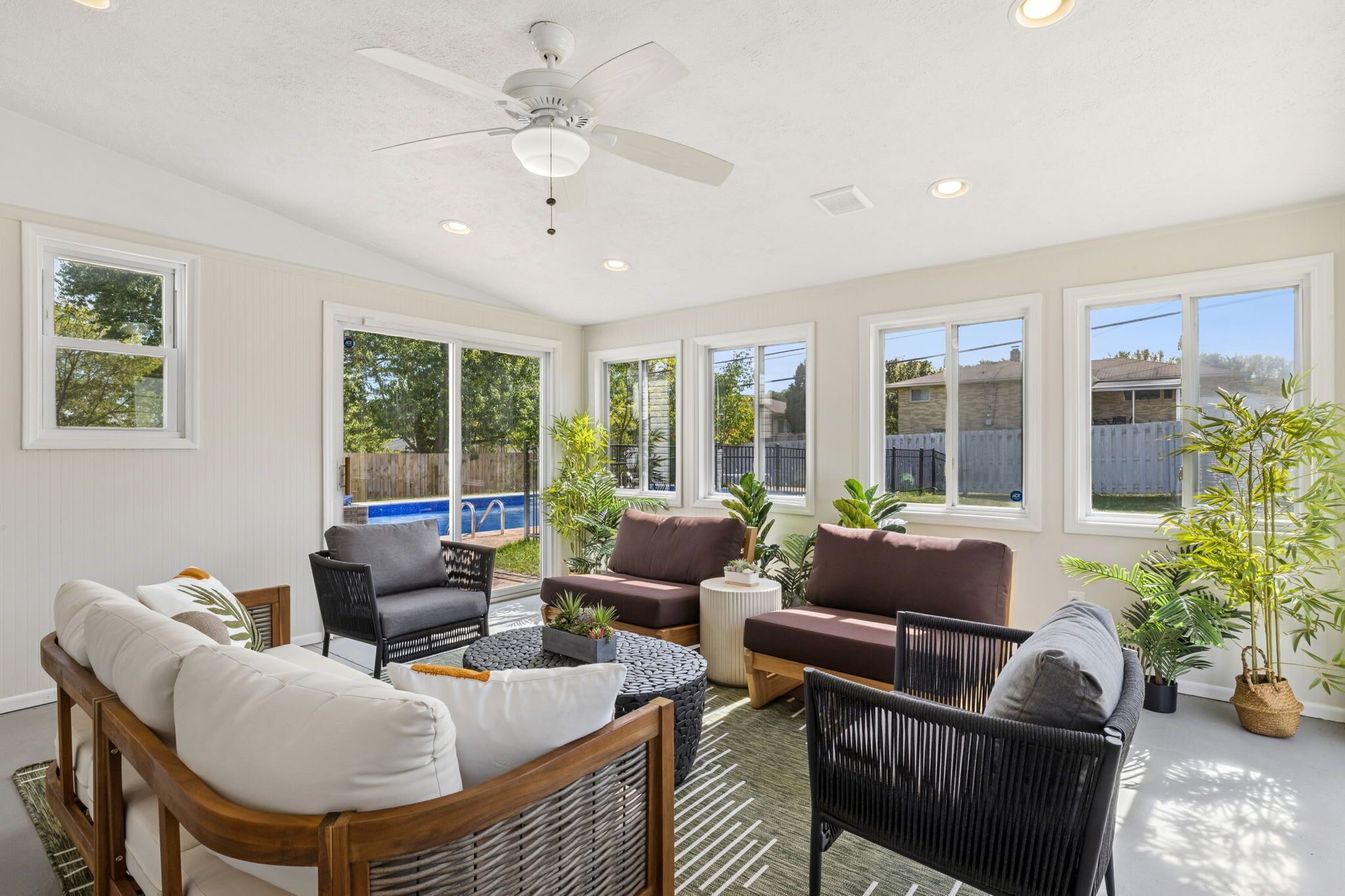 Ultimate Group Escape , Heated Pool - 12 Guests - Peninsula, OH