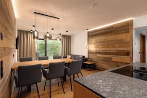 Ferienwohnung mit 2 Schlafzimmern (7 Personen) | Sala de estar | Televisor de 40 polegadas com canais via satélite