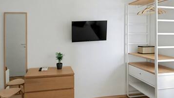 Suite Clássica, varanda | Ferro/tábua de engomar, Wi-fi grátis