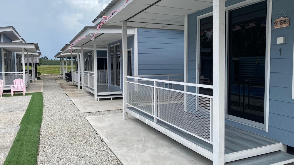 Capital O 91228 Hureen Chalet Hmk - Kangar