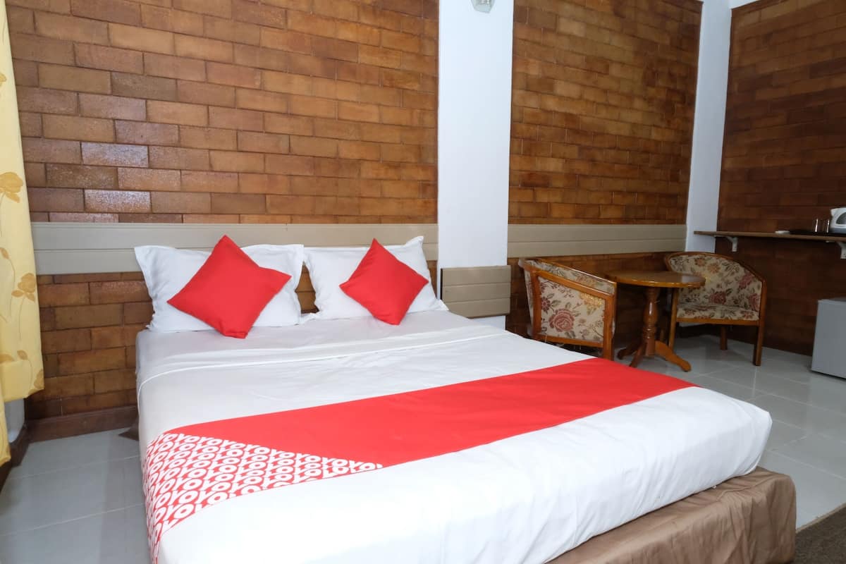 Quarto casal luxo | Escrivaninha, Wi-Fi de cortesia, roupa de cama
