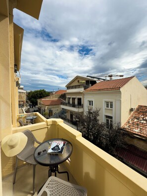 Quarto Duplo Básico, varanda, Vista para a cidade | Varanda