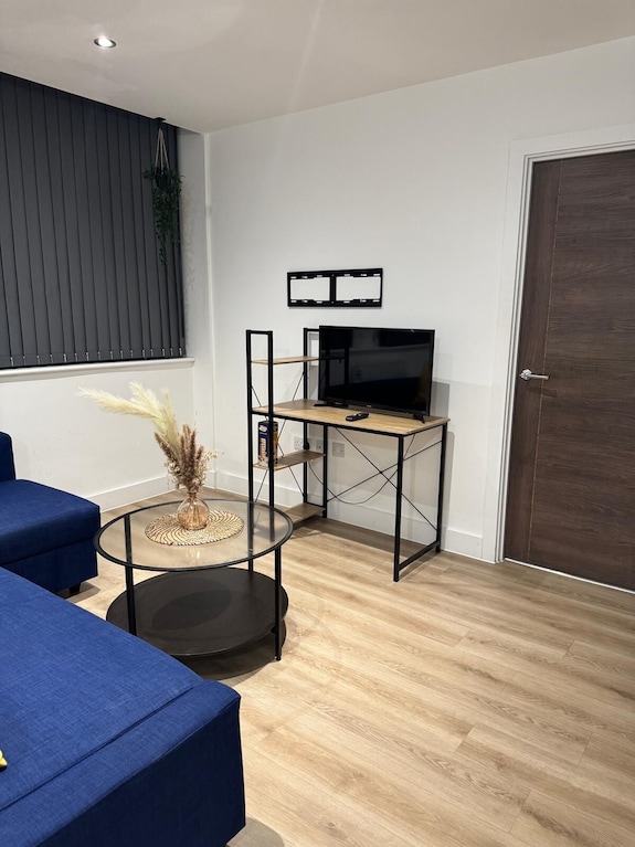 Modern Flat In Old Trafford Sleeps 4| Free Parking - Didsbury - Manchester