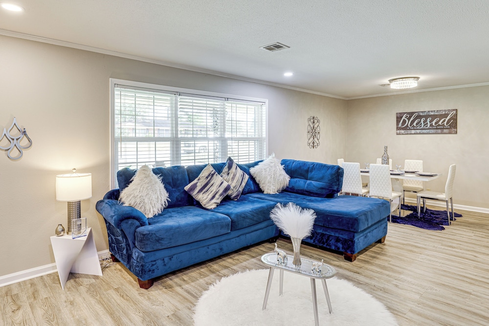 Quiet, Stylish & Convenient Home In Prattville - Millbrook, AL