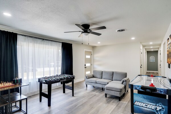 Backyard & Game Room! Home In Heart Of Midland - Midland