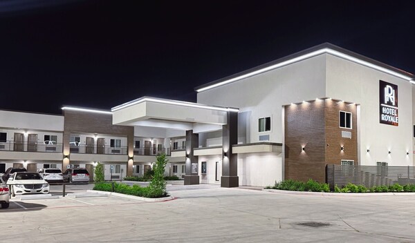 Hotel Royale - Pearland, TX