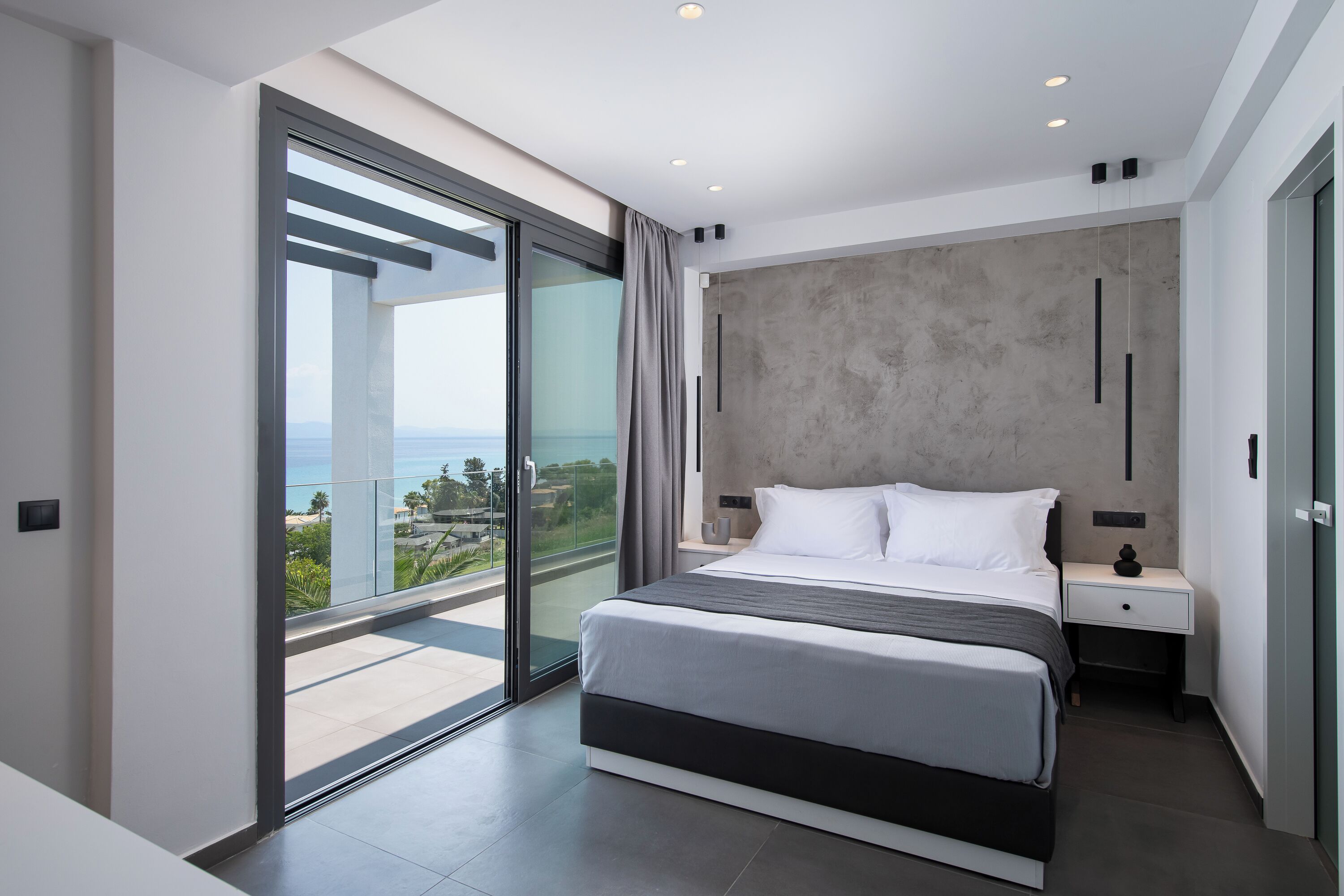 Antonio Villa | Cofre no quarto, cortinas/cortinados opacos, quartos insonorizados 