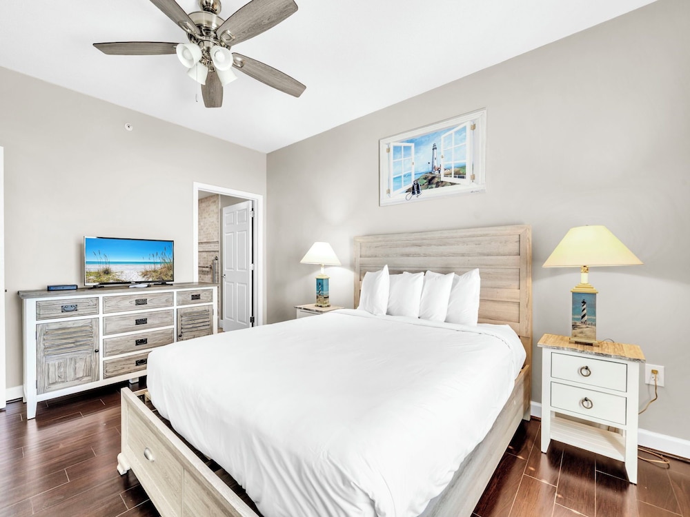 ⭐Beach Front | GULF VIEWS | HUGE Balcony | Pool | Sterling Reef 501⭐ ...