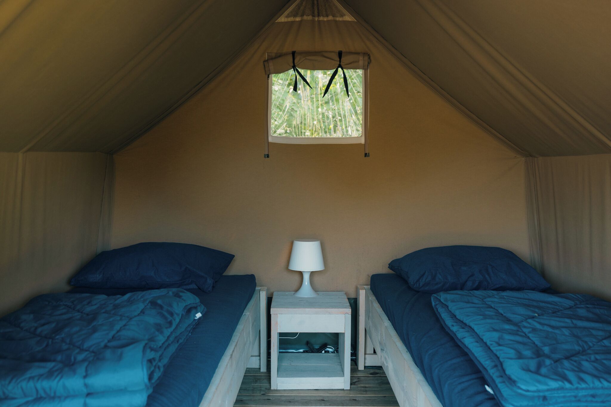 Enjoy A Luxury Glamping Experience In The Safaricottage Xs For 4 People With Private Sanitation At Vakantiepark De Sallandshoeve, Perfect For Nature Lovers And Those Seeking Peace. - Raalte