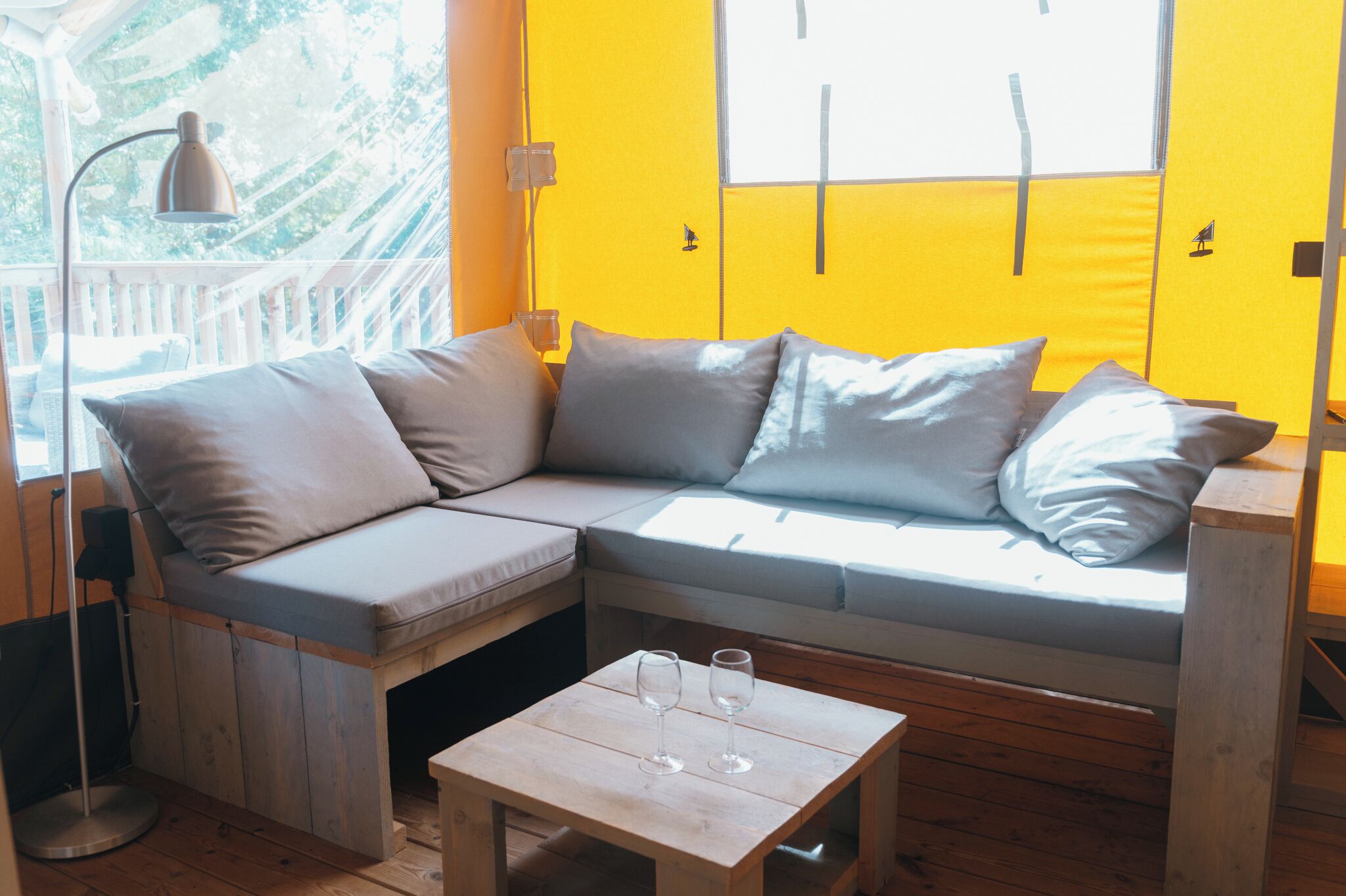 Enjoy Luxury Glamping In The Ranger Lodge, A Spacious 6-person Accommodation With Modern Facilities And A Stunning Natural Setting. - Raalte