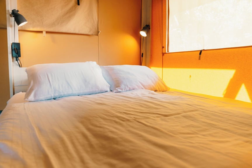 Enjoy Luxury Glamping In The Safaritcottage At Vakantiepark De Sallandshoeve: Perfect For A Comfortable Holiday In The Nature Of The Veluwe. - Deventer