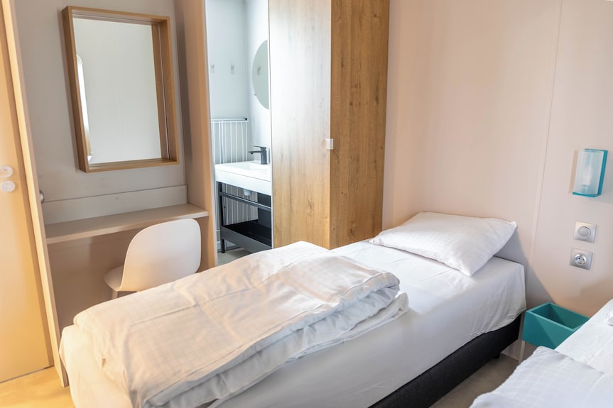 Three Cosy Lodges For 12 Guests With Nature Views, Own Kitchen And Modern Rain Shower Bathroom. - Deventer