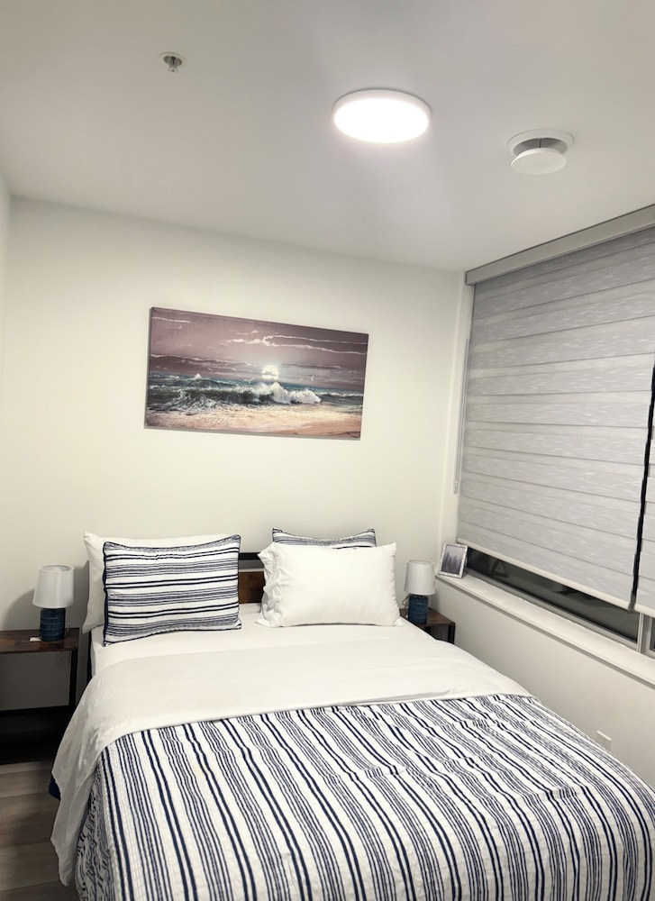 Cozy 1 Bedroom near Rogers Place Heart of Downtown Reviews, Deals ...