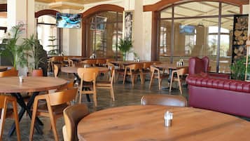 Pequeno-almoço tipo buffet diário incluído