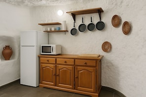 Casa conforto, vista para a montanha | Cozinha privada | Geladeira grande, micro-ondas, cooktop
