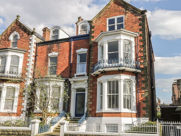 Esplanade Gardens, Apartment 1 - Scarborough