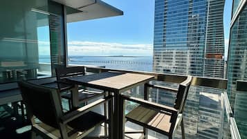 Apartamento Familiar, varanda, vista para o mar | Varanda