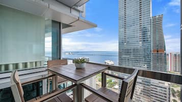 Apartamento Familiar, varanda, vista para o mar | Varanda