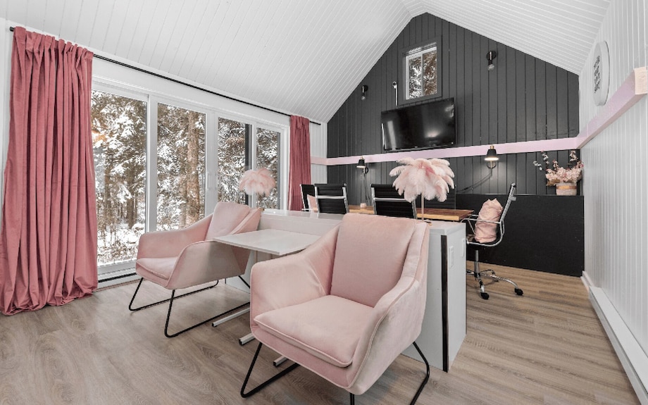 Luxury Mini-chalets To Disconnect For Two With A Private Spa Nestled In The Hear - Quebec