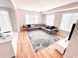 Casa Deluxe | Sala de estar | TV de ecrã plano 