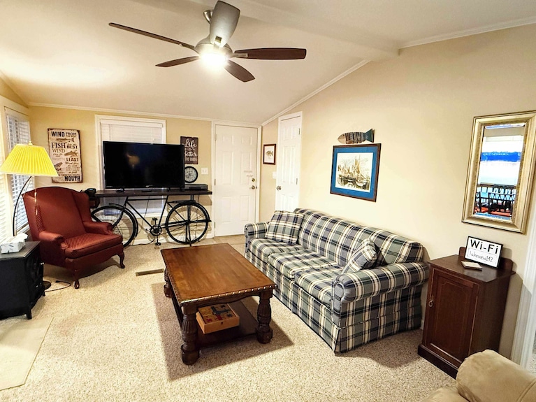 Waterfront! Prime Location, Clean, Swimming Pool, Fishing Dock, Wifi - Walter F. George Lake, AL