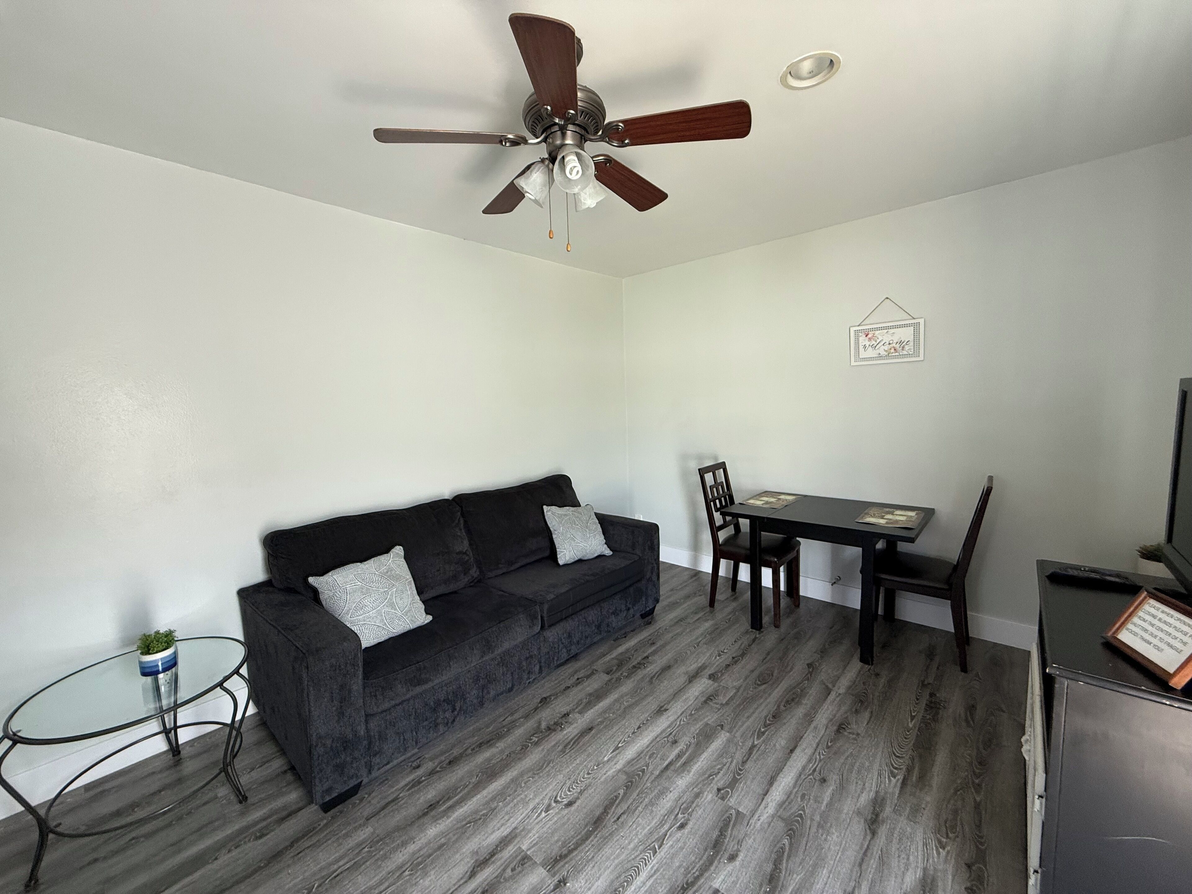 Charming 1-bedroom House In Hawthorne With Ac - El Segundo, CA