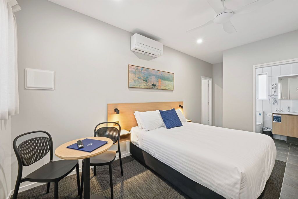 Quarto Twin Básico | Cortinas/cortinados opacos, quartos insonorizados 