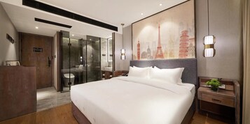 Quarto Duplo Básico | Cortinas/cortinados opacos, ferro/tábua de engomar, Wi-fi grátis 