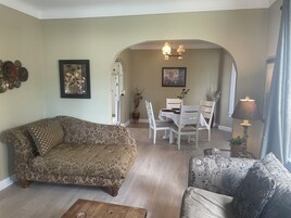 Casa luxo, varanda | Área de estar | TV de tela plana