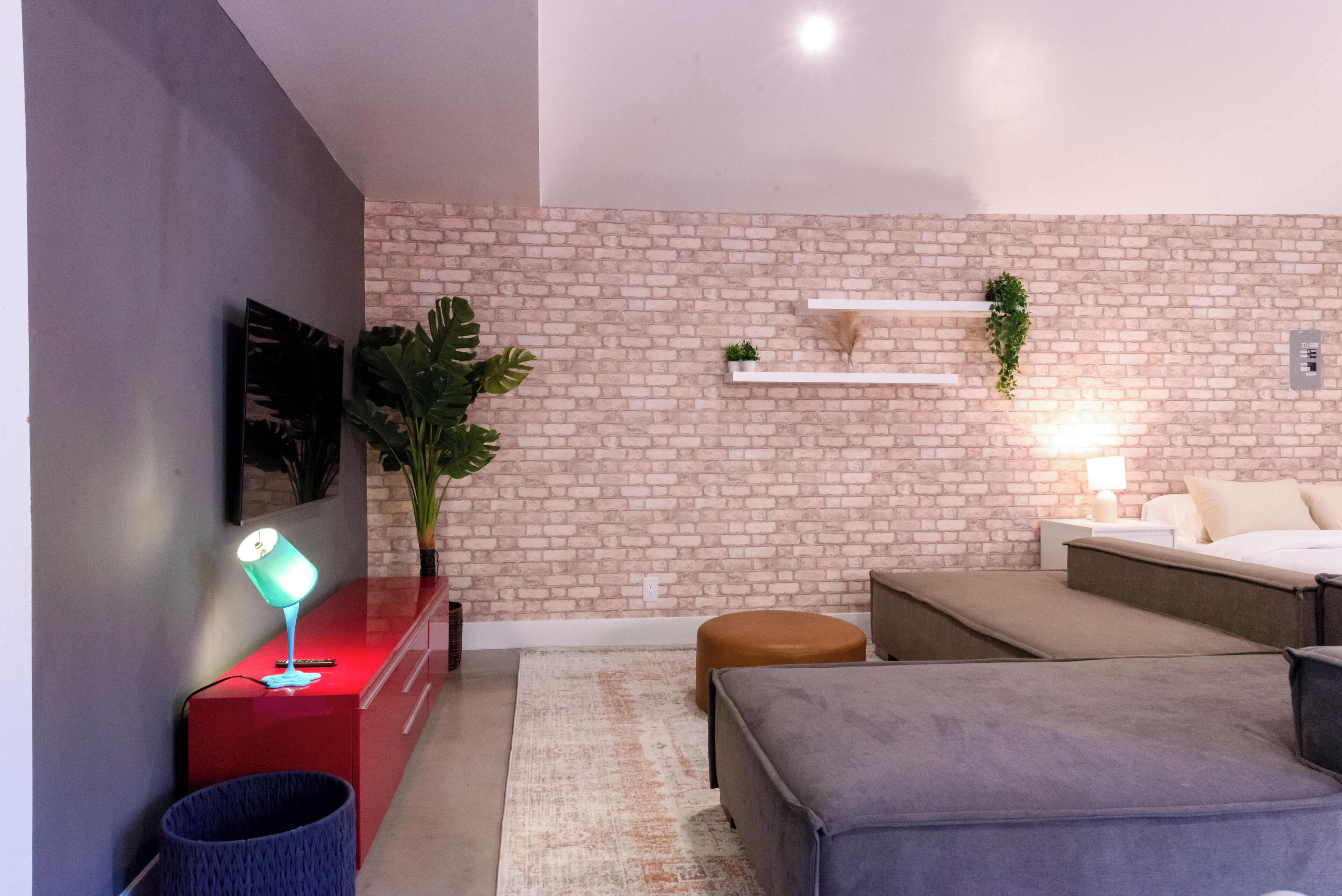 Modern Private Guesthouse With Parking, Yard & W/d - Redondo Beach, CA