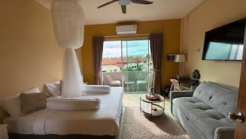 Quarto Duplo Deluxe, varanda, vista para a montanha | Cortinas/cortinados opacos, ferro/tábua de engomar, Wi-fi grátis