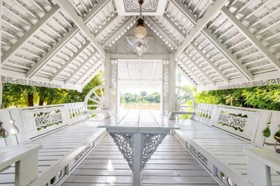 Hide & Seek River Villa