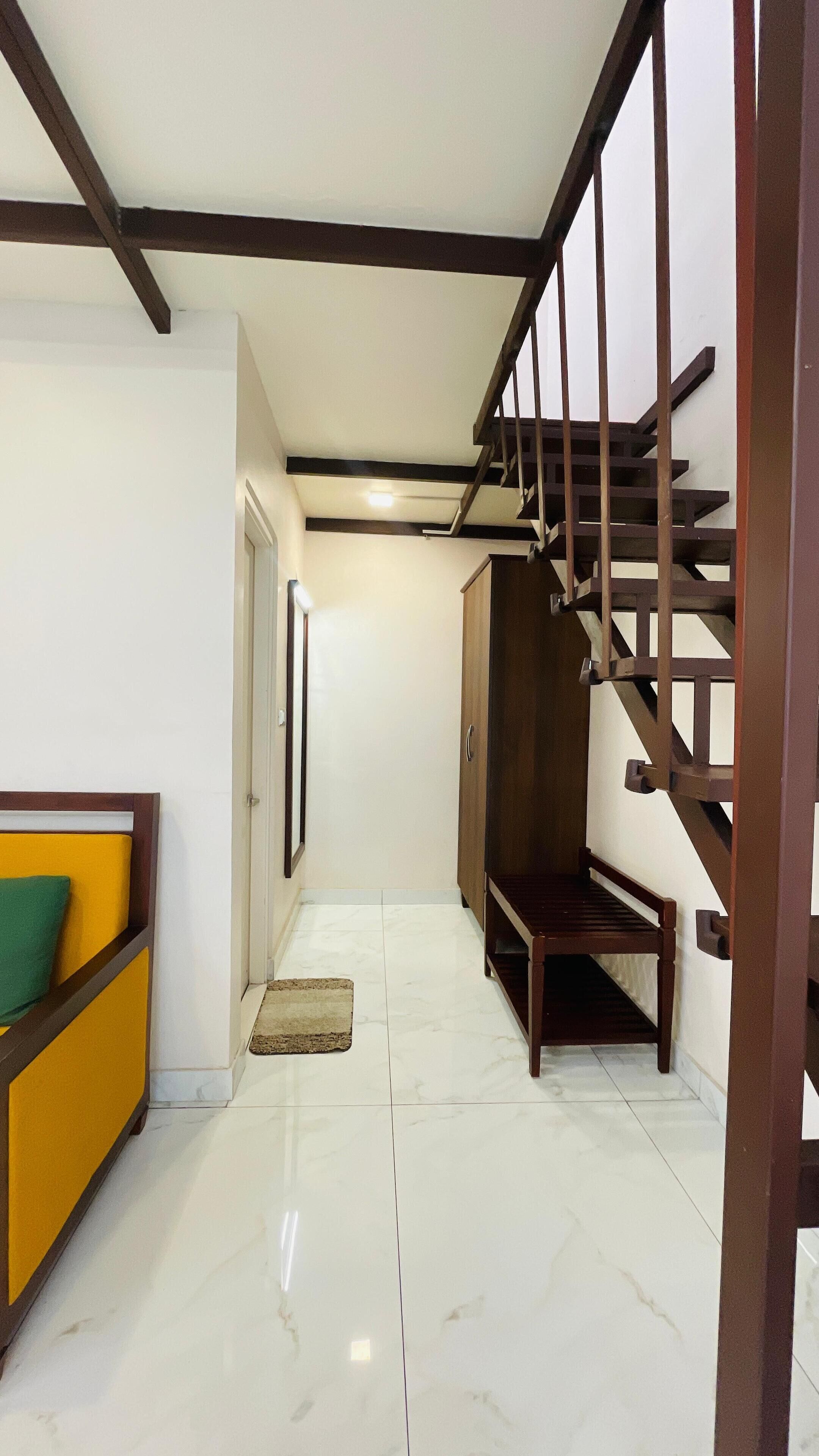 Quarto Quádruplo Familiar | Secretária adequada para computadores portáteis, Wi-fi grátis 