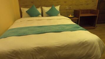 Quarto Duplo Deluxe | Secretária, secretária adequada para computadores portáteis